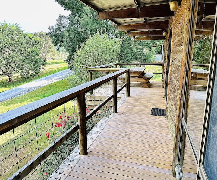 Buchan Log Cabin Accommodation - Snowy River National Park