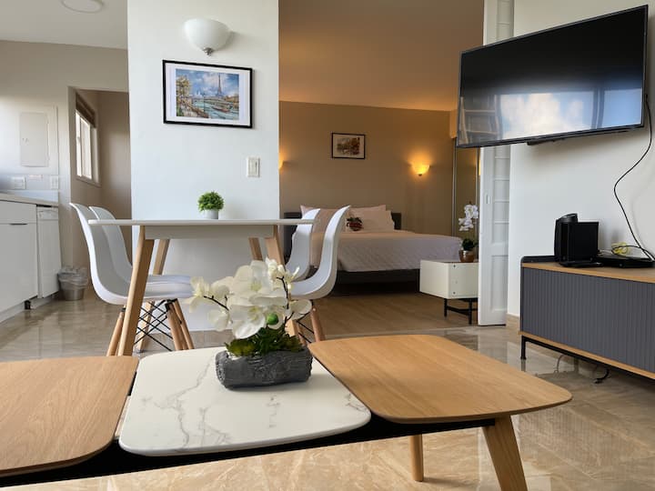Central Waikiki, Free Parking, Pool, Washer/dryer - Honolulu, HI