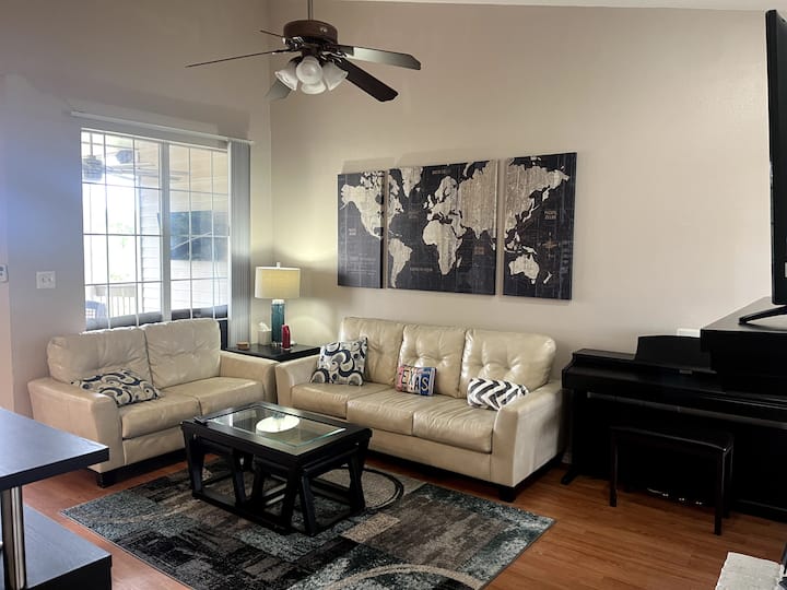 2 Bdrms, In Unit W/d, Gym, Patio, Pool By Stadiums - Arlington, TX