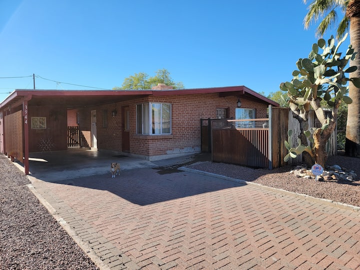 Rustic House In Midtown, 2 Bdrms, Near Riverpark - Tucson, AZ