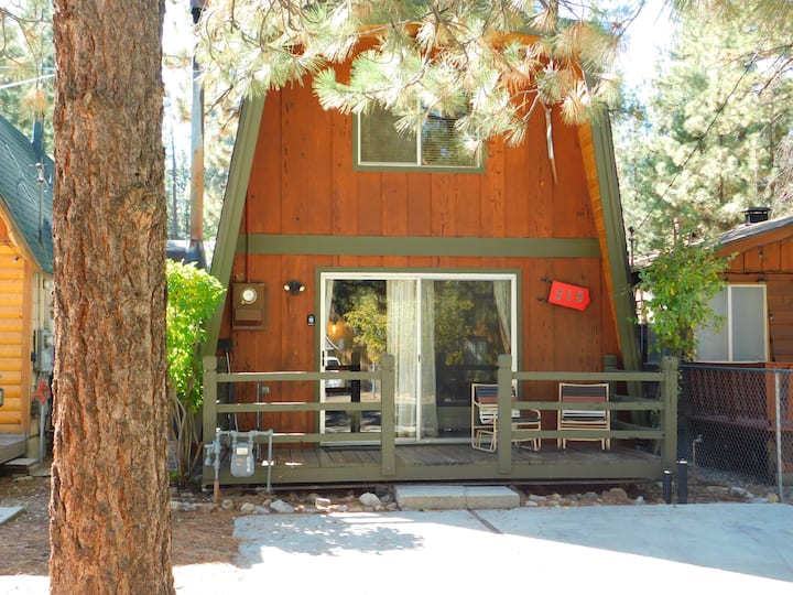 Cozy Big Bear Cabin - Big Bear Lake, CA