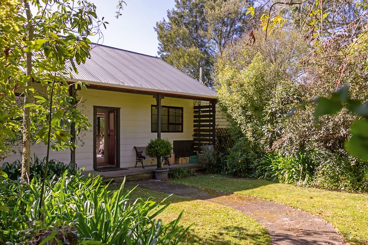 Historical , Drovers Cottage At Morison  Bush - Greytown