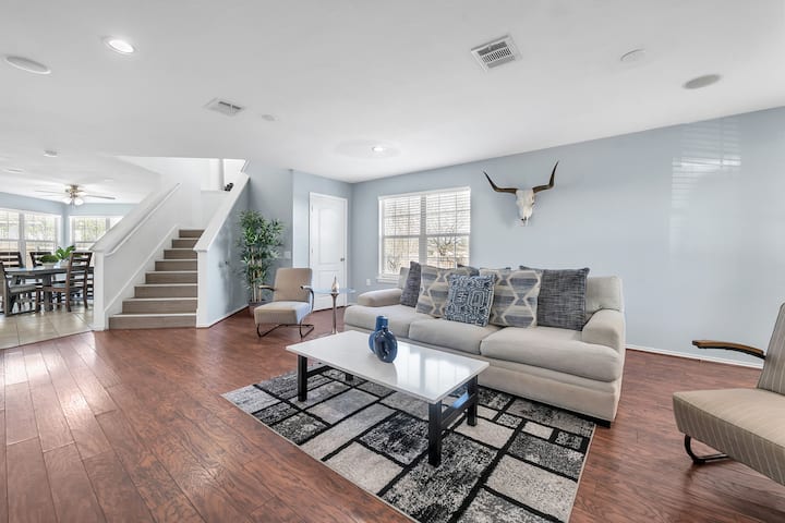 Huge Home Close To Dt, Airport, Rainey - Austin, TX