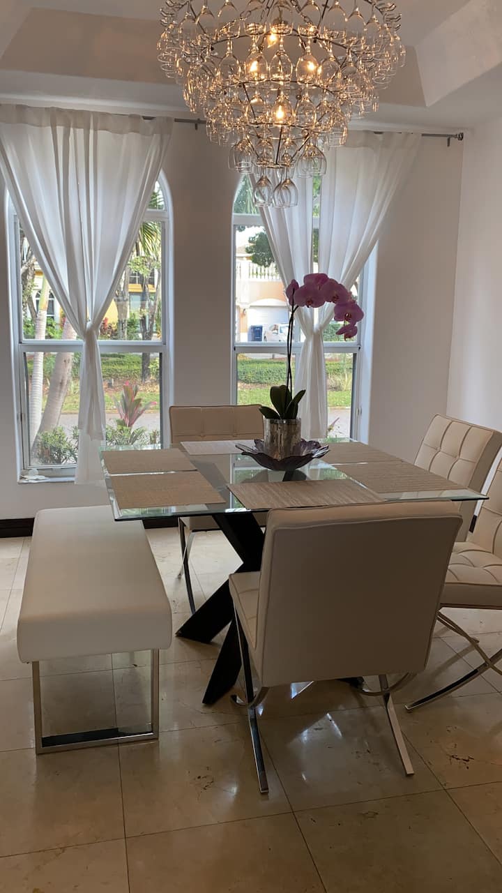 Doral Place - Doral, FL