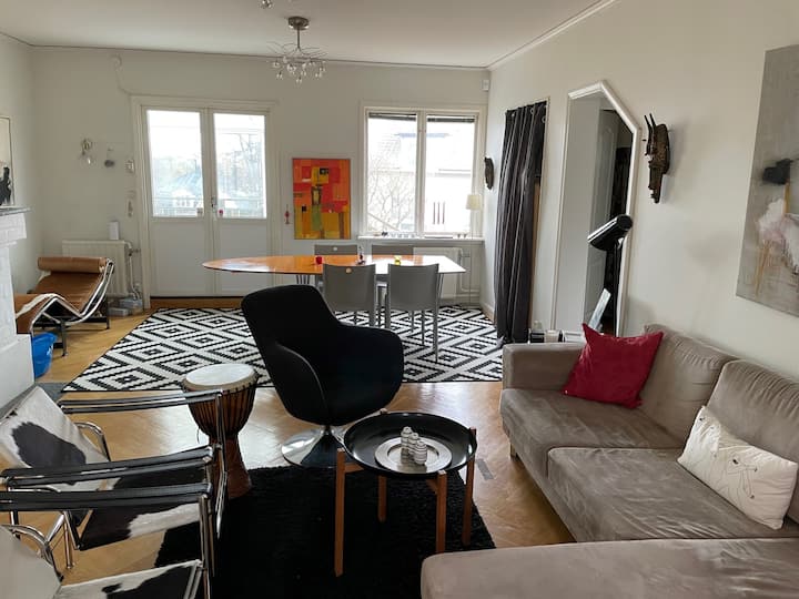 Stor Villa, Nära Stad Och Vattnet, Med Boulebana - Stockholm