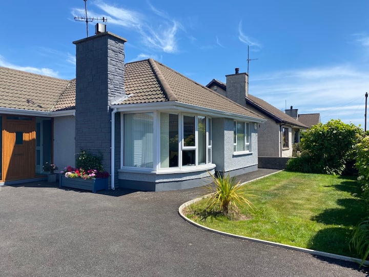 Newcastle, Co Down, Superb Location, Mins To Beach - Newcastle