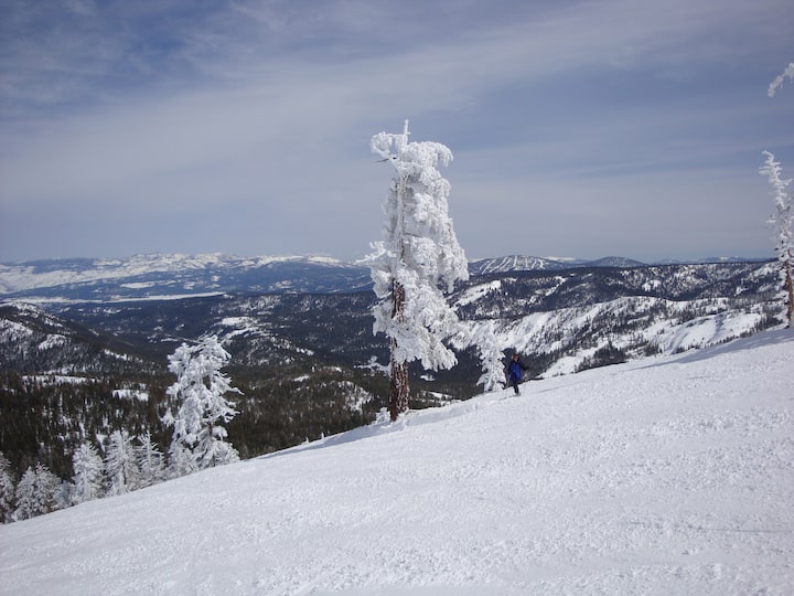 Romantic Winter Getaway!
Fireplace And Sauna!
2br - Vikingsholm
