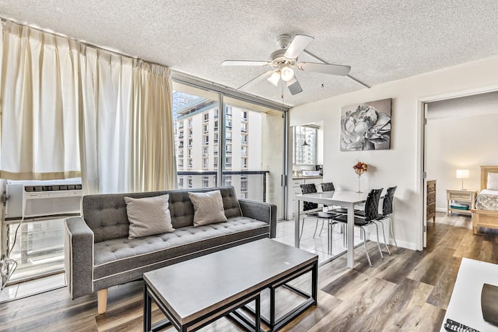Comfortable 1br Condo In Heart Of Waikiki /W Pking - Honolulu, HI