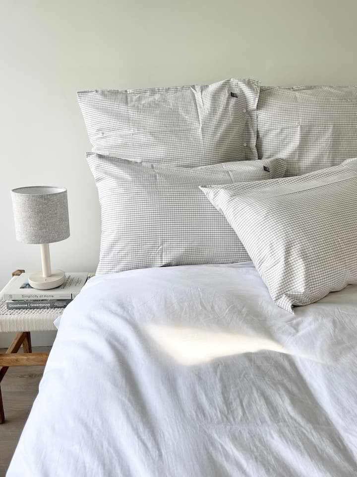 Beautiful Bedroom With Private Bathroom In Dalkey - Bray