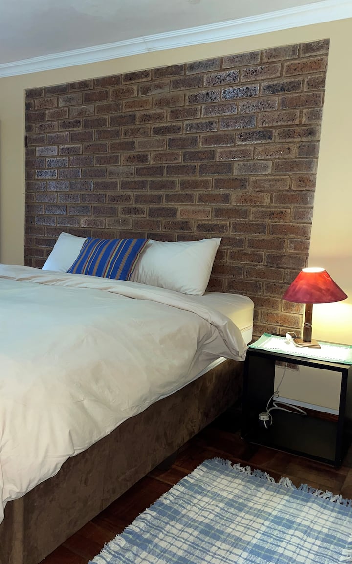 Lush Garden | 5 Min Walk From Melville 7th Street - Johannesburg