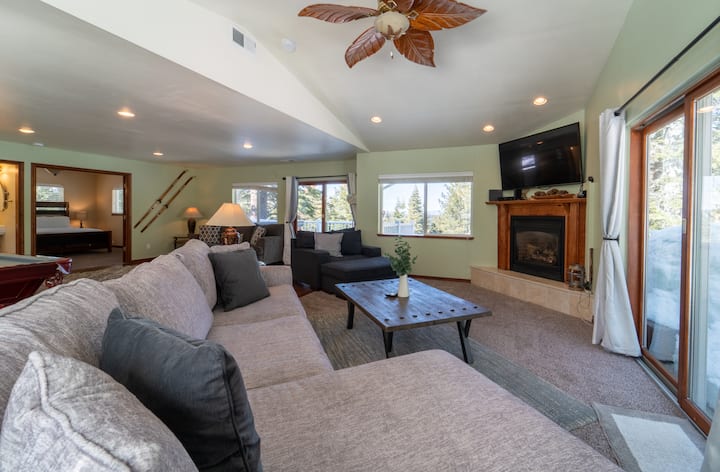 South Lake Tahoe Getaway! Hot Tub & Billiards - South Lake Tahoe, CA