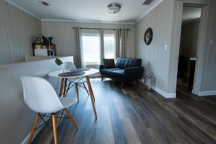 Spacious & Clean, Suite - Near Downtown And I-275 - St. Petersburg, FL
