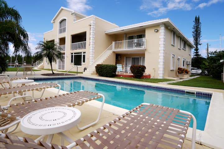 Serenity: Waterfront, 2 King Beds - Freeport