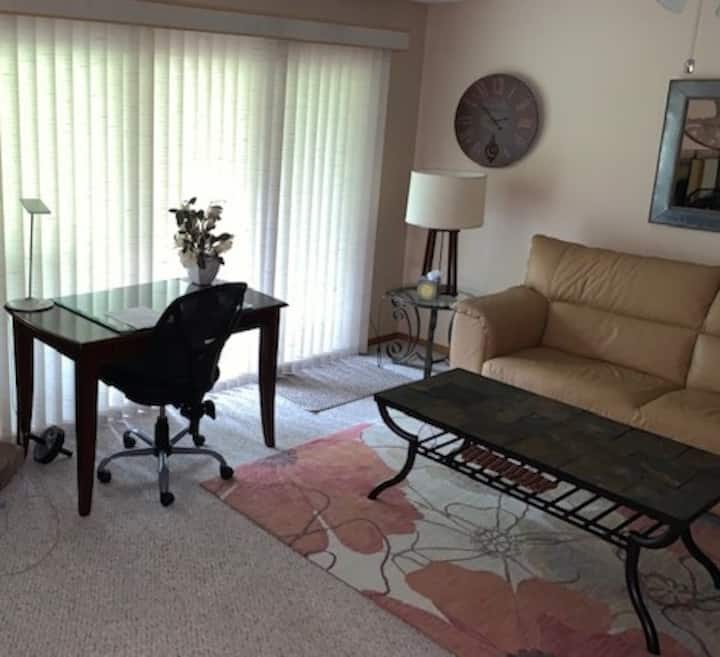 A-list Suite Haven - Entire Floor Of Home - Bloomington, IN