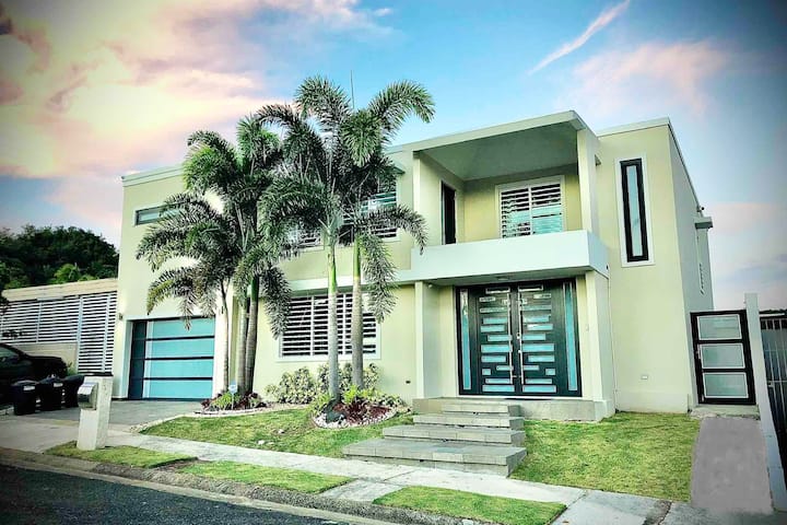 Case Del Sole Duplex W/ Solar-powered Backup - Puerto Rico