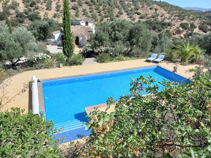 Lovely Villa With Fabulous 12m Pool And Jacuzzi - Riofrío