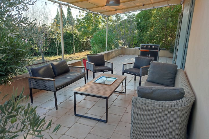 Détente Au Pied Du Luberon - Cucuron