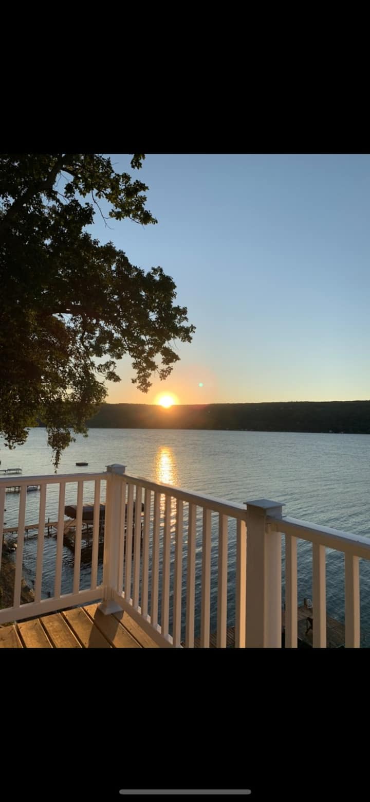 Wren's Nest On The Keuka Bluff - Keuka Lake State Park, Keuka Park