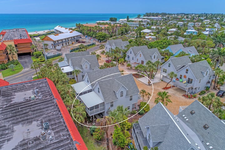 Heated Pool & Spacious Deck! Steps From The Beach! - Holmes Beach, FL