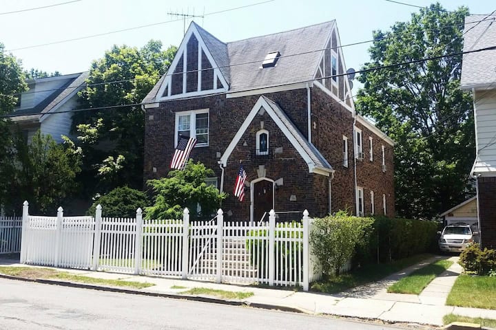 25 2c Entire 1br Apt Near Ewr _ 1 Guest Only - Livingston, NJ