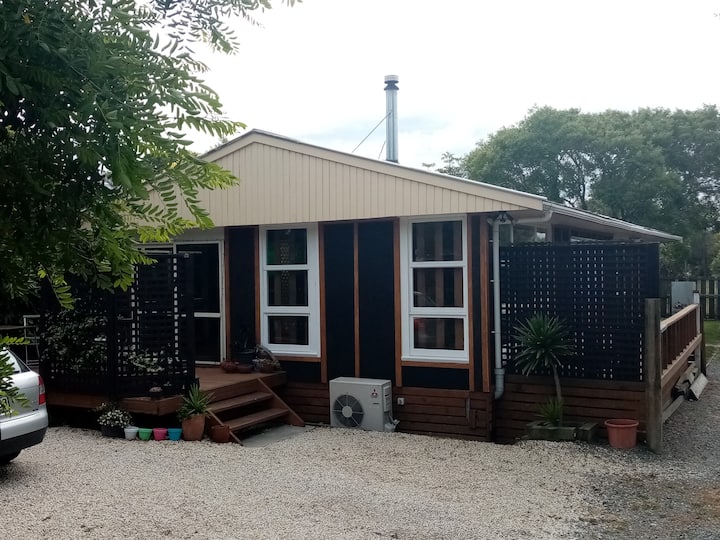 A Cosy, Rustic Family Holiday Home  In The City - Christchurch