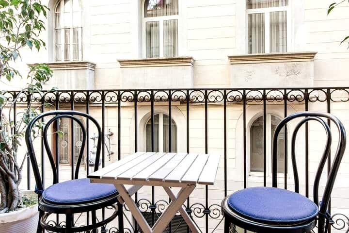 Chic Apartment W/ Balcony Near La Rambla - 巴塞隆拿