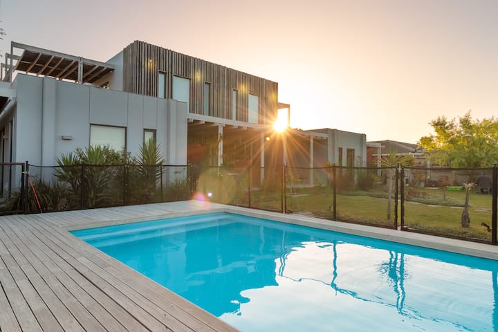 Adam's Place 4 Friends Apartments Sunrise - Parklands