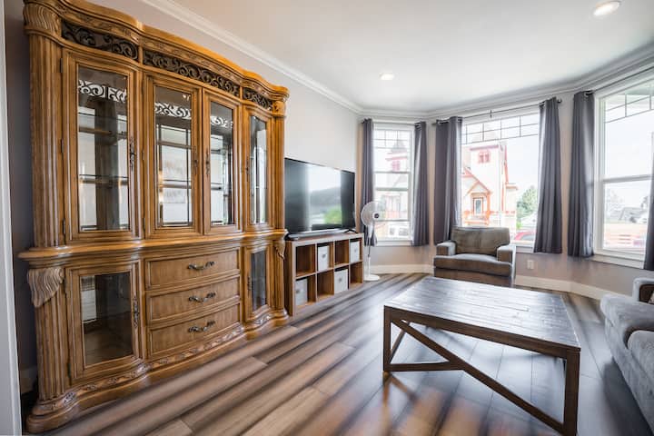 Beautiful Victorian Home Unit 1 - Gig Harbor, WA