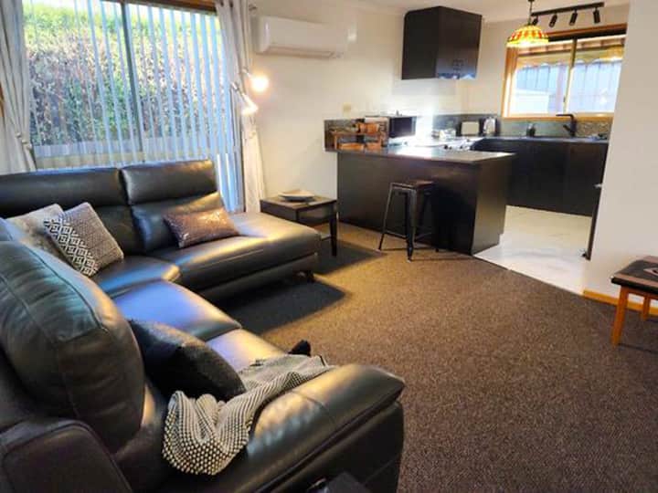 Circle Court Villa - Tasmania