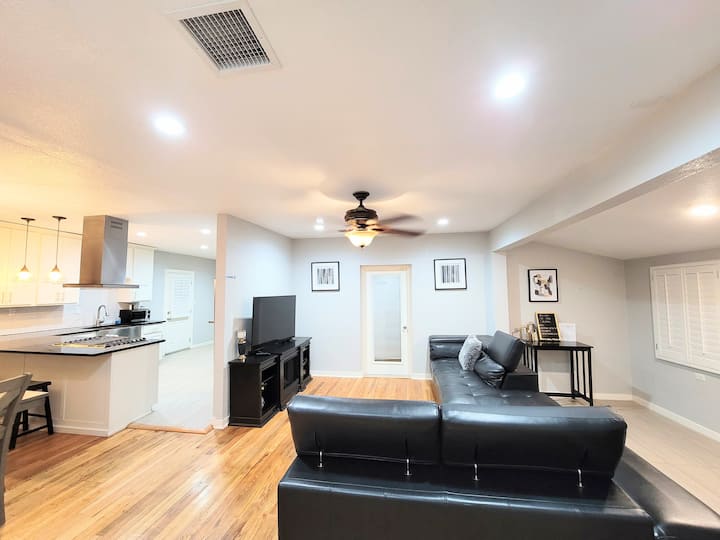 Casa Blanca -( Modern, Conformable, Clean Home) - El Paso, TX