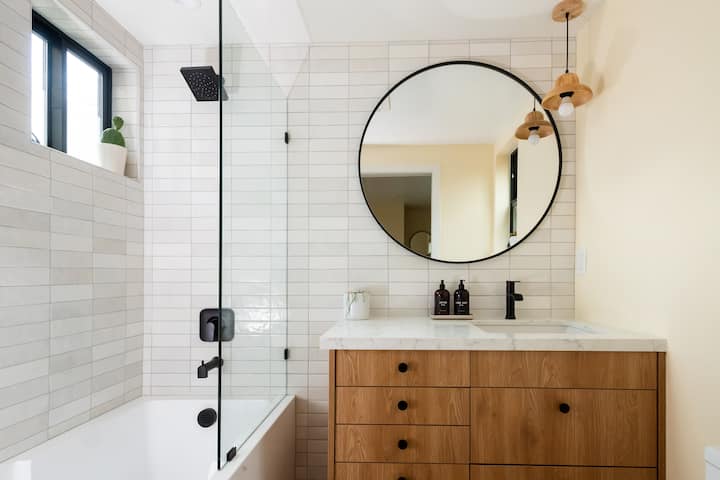 New Home-peloton, Laundry, Parkside, Spa Bath - Sacramento