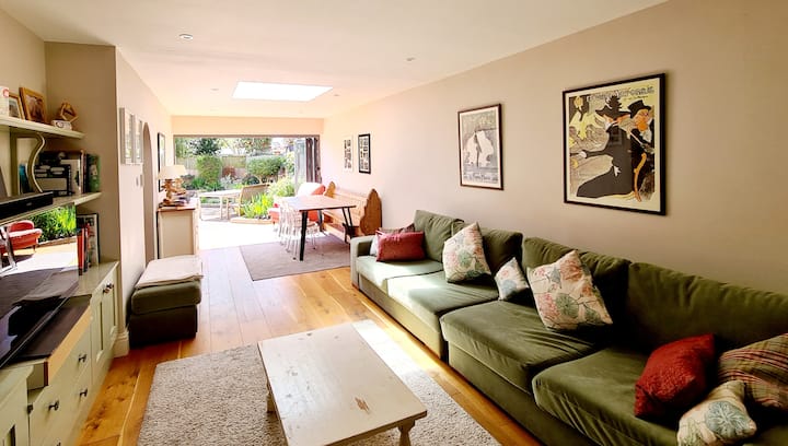 Wonderful Period House In Prime Lymington Location - Lymington