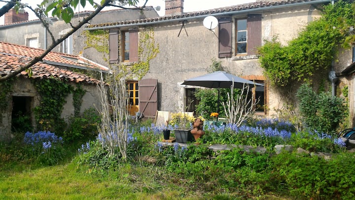Calme, Frais, Proche Commerces - La Chataigneraie