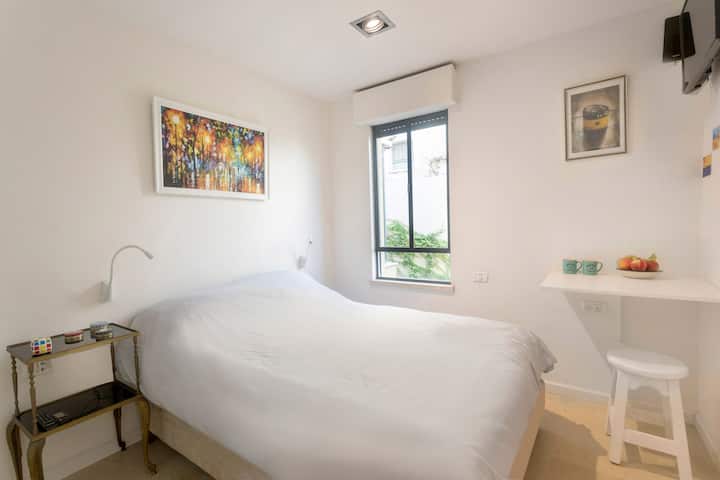 Look Of Luxe - Neve Zedek - Charles Clore Park - Tel Aviv