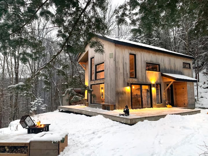 Lumineuse Petite Maison Scandinave En Forêt - Laurentides