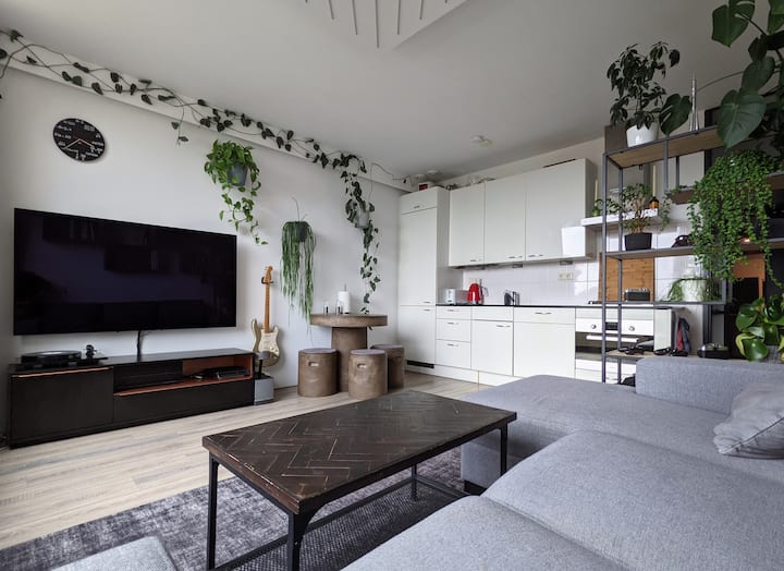 Modern Two Room Condo With A Rooftop View - Amsterdam