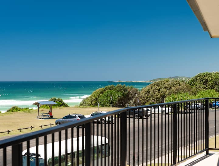 Edgewater 1- Top Floor Apartment - Lj Hooker Yamba - Yamba