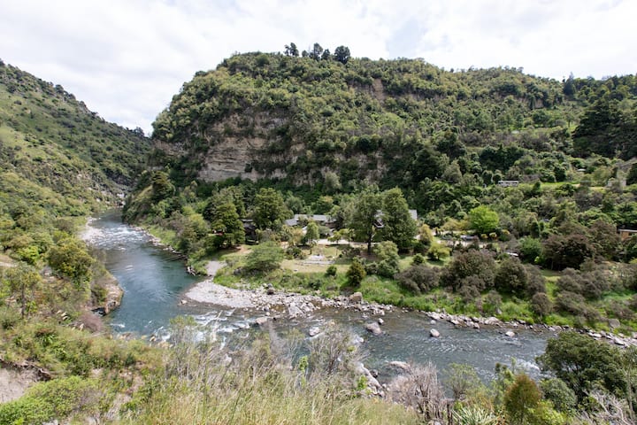 Taoroa Junction Vacation Rentals & Homes - Manawatu-Wanganui, New ...