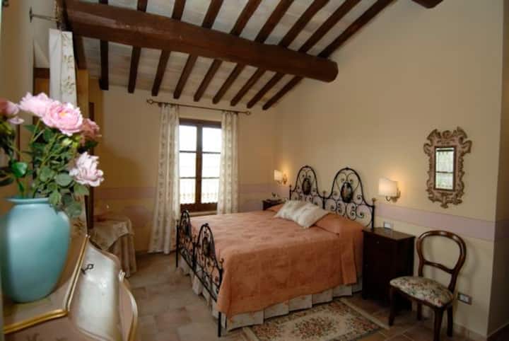 Genius Loci: Upscale Charm With Amazing Views - Montefalco
