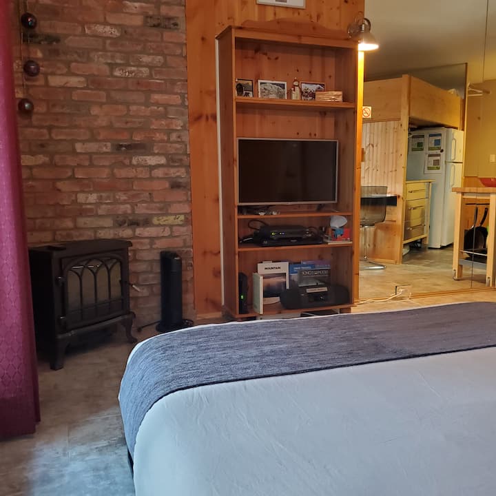 Alpine Reflections - Walk To Lifts Creekside - Whistler