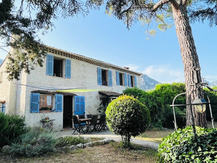 Charmant Mas Arty Avec Piscine - Vence