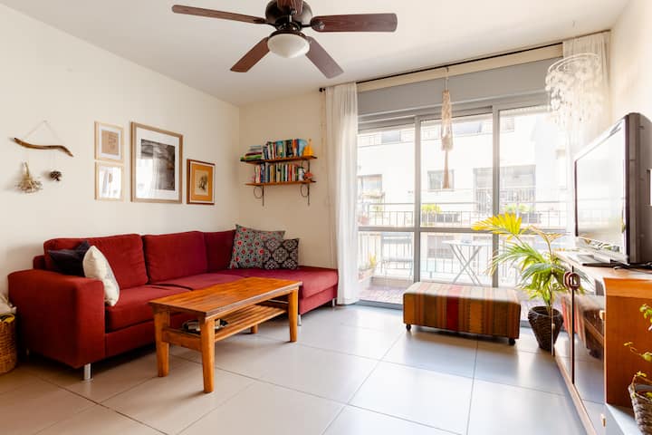 The One With The Red Couch - Tel Aviv