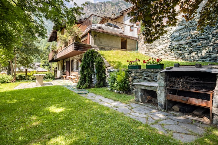 Leon & Amélie | Panorama And Barbecue - Valtournenche