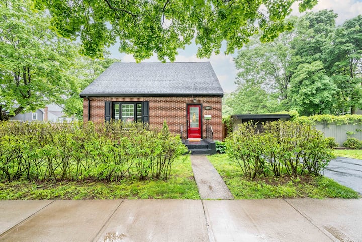Cottage In The City - Halifax