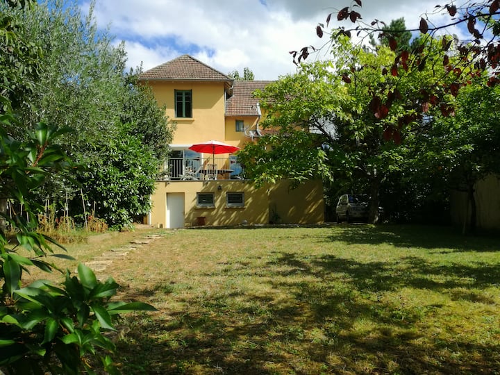 Maison Avec Jardin, 3 Chambres, Centre Mâcon. - Mâcon