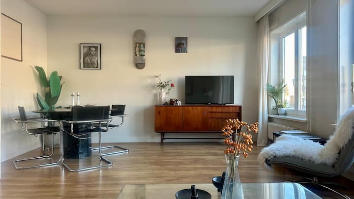 Sunny And Spacious Apartment - Amsterdam