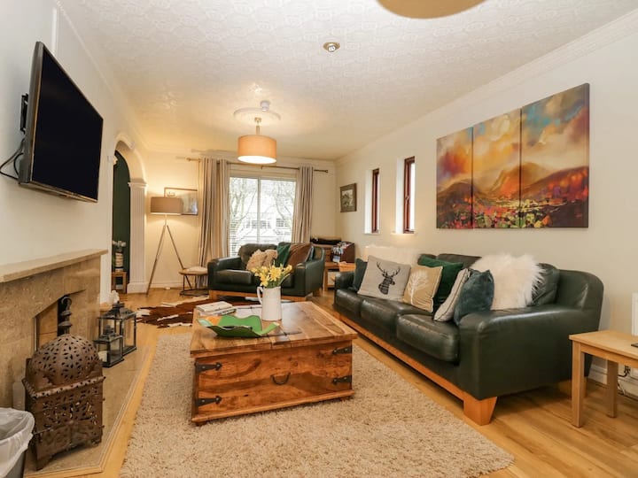 Spacious Family House 4br With Parking & Views - Bowness-on-Windermere