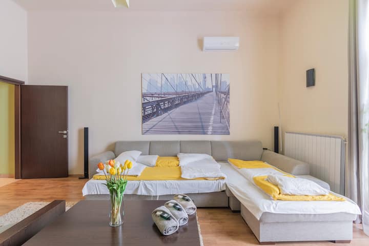 25 “Sqm” Privat Room, Close To Downtown- Buda Side - Budapest
