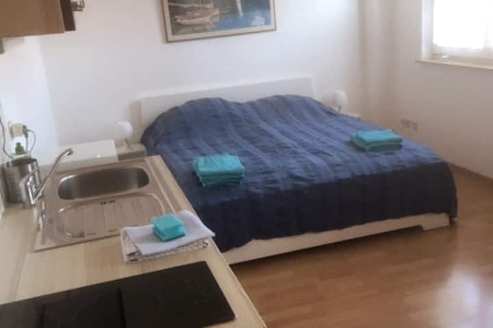 1-room Apartment Own Kitchen+bathroom Near Subway - Berlino