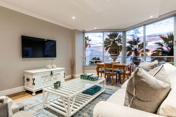 Ashley On Beach Strand 409 - Deluxe Style - Somerset West